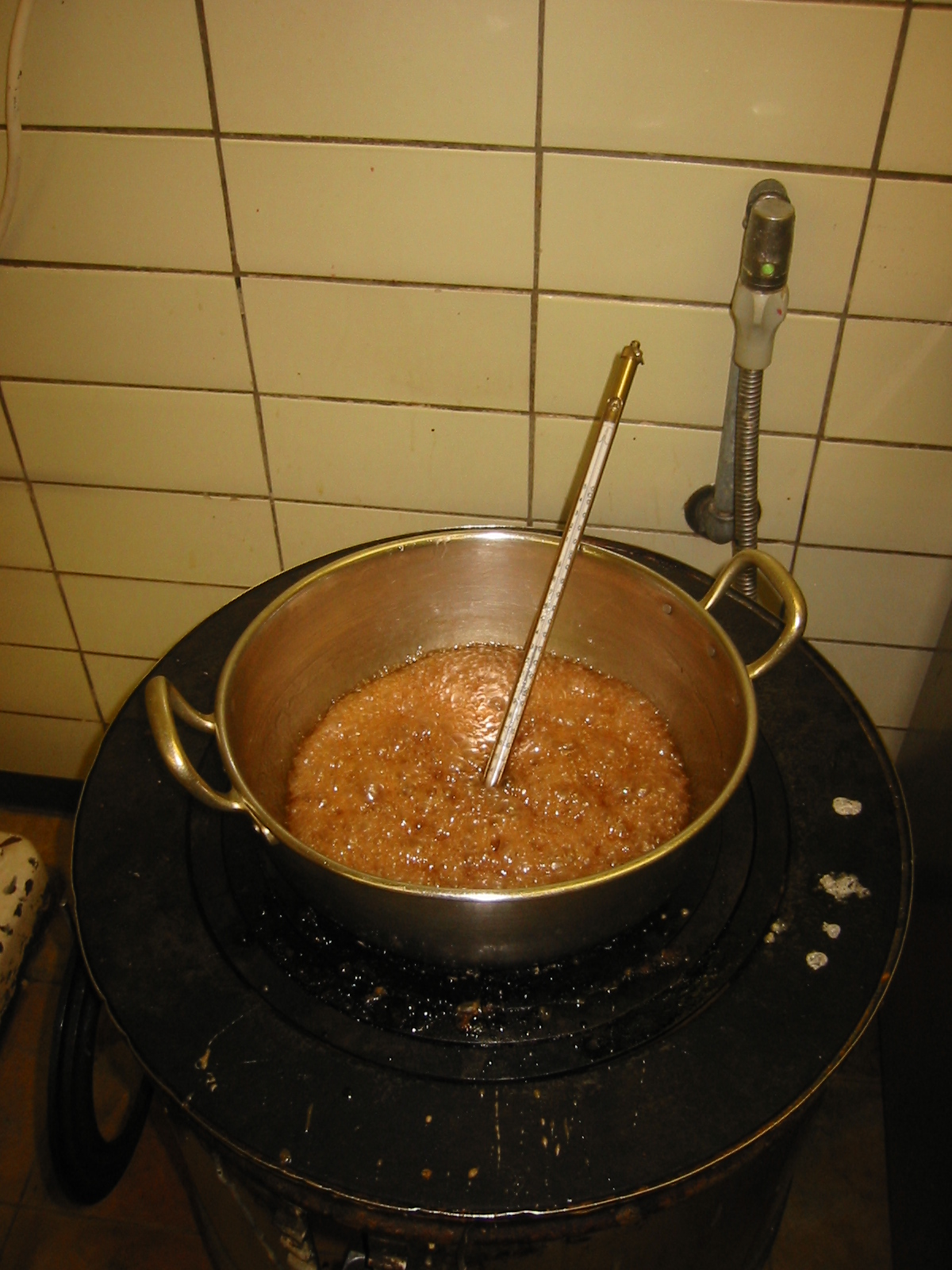 Krokant-Eier & Karamell-Hasen – Konditorei – Café Schurr